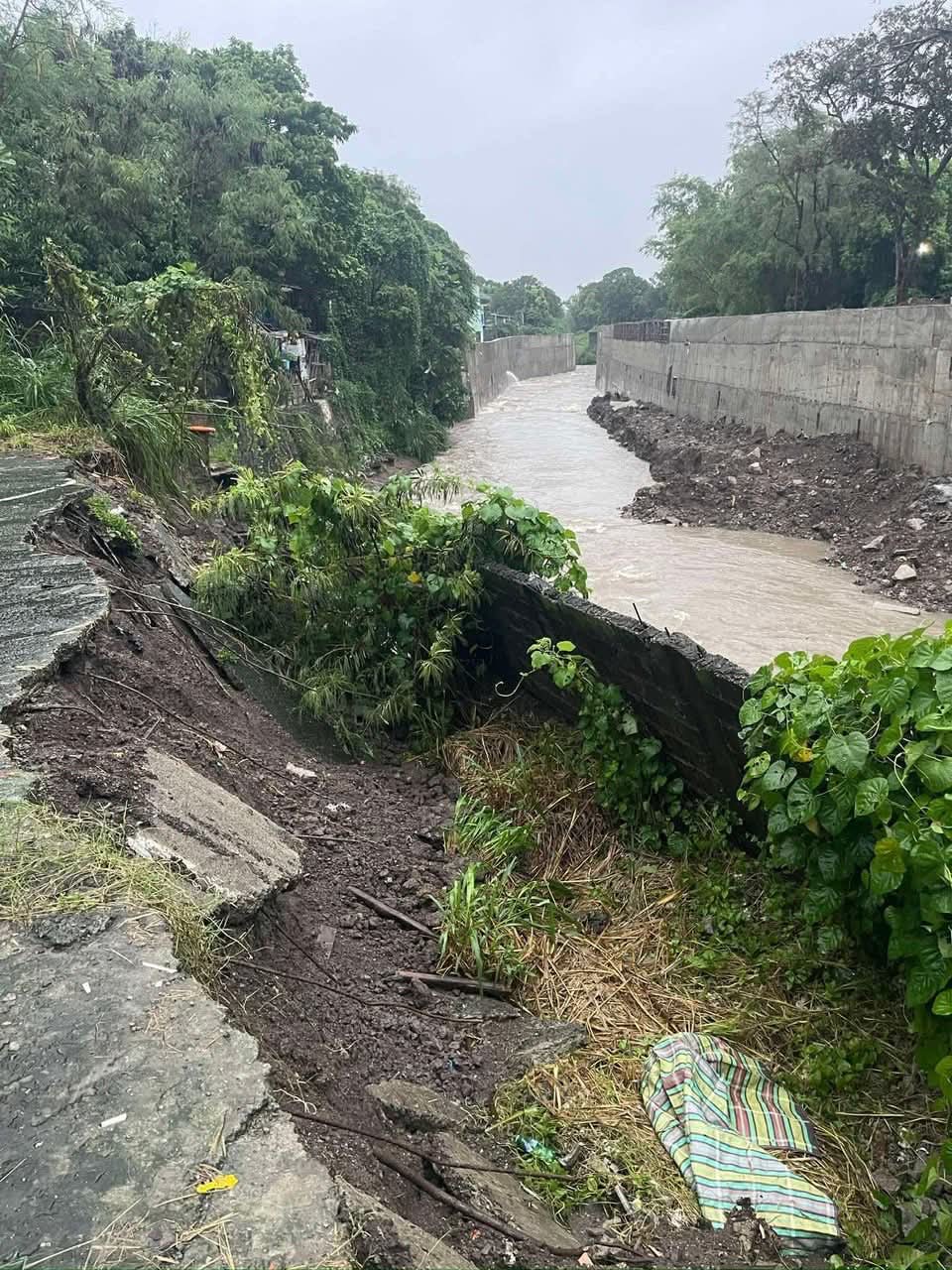 Residents in Imus Complain Over Incomplete Flood Control Project ...
